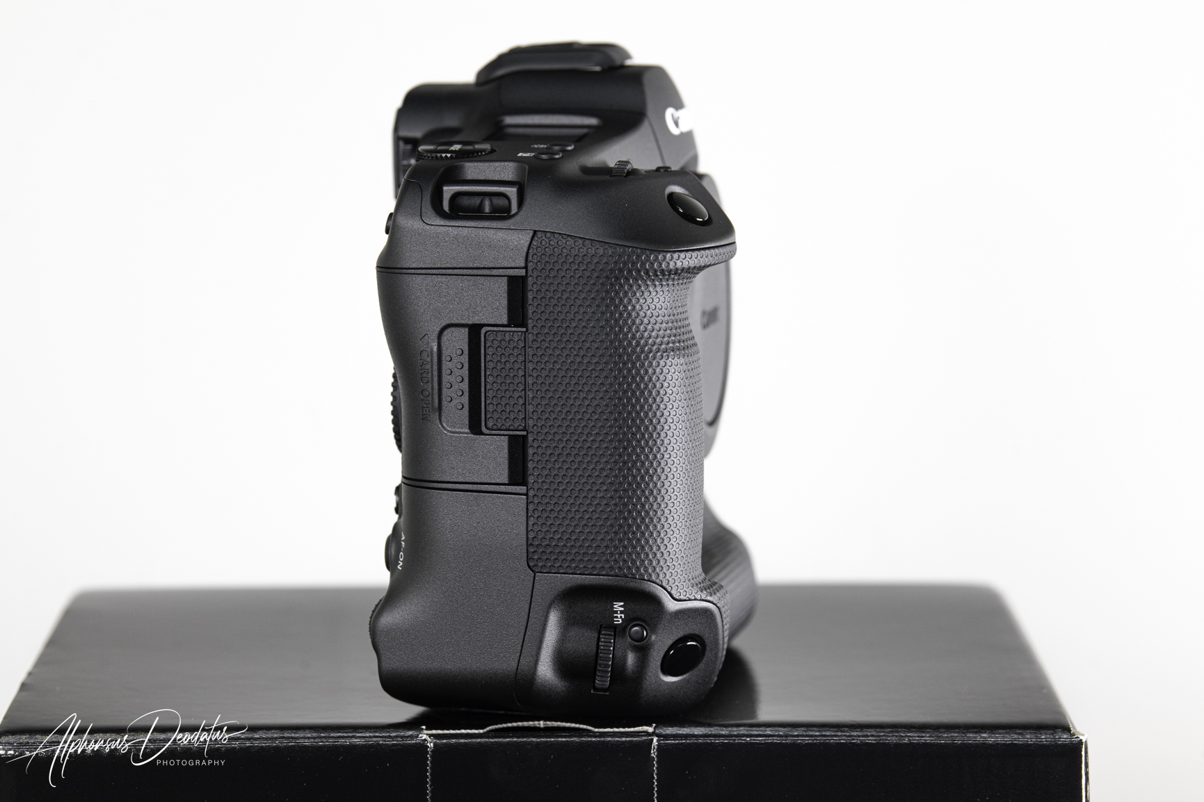 Sold: Canon R3 Mirrorless Camera - Under 1K shutter count! - Buy & Sell ...