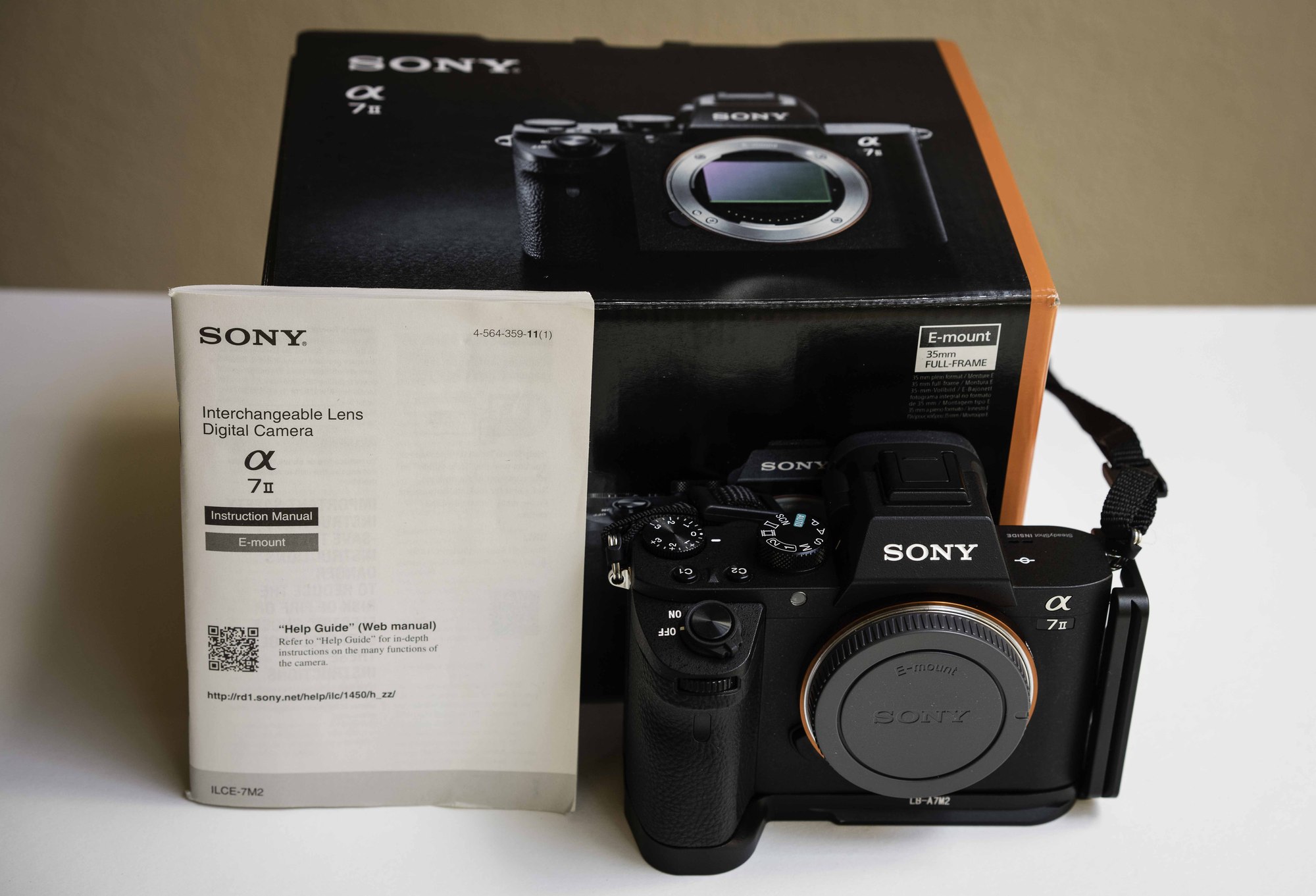 Sold: Sony A7II Body with Neewer Black Metal Quick Release L-Plate ...