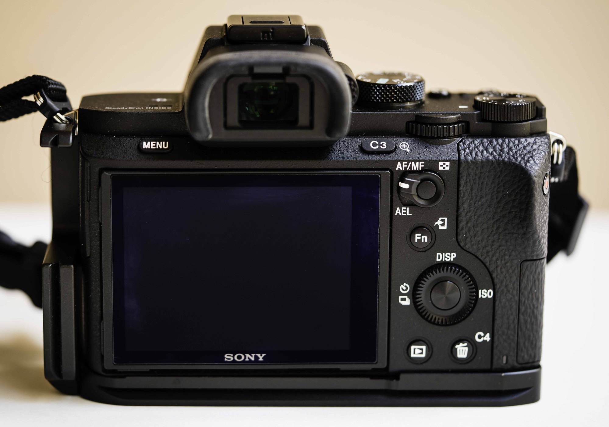 Sold: Sony A7II Body with Neewer Black Metal Quick Release L-Plate ...