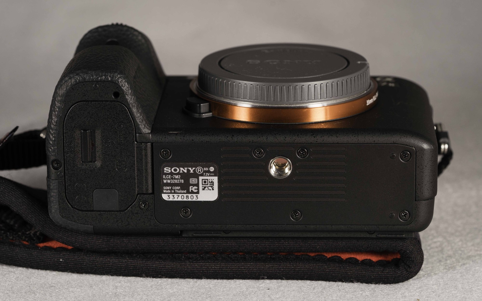 Sold: Sony A7II Body with Neewer Black Metal Quick Release L-Plate ...