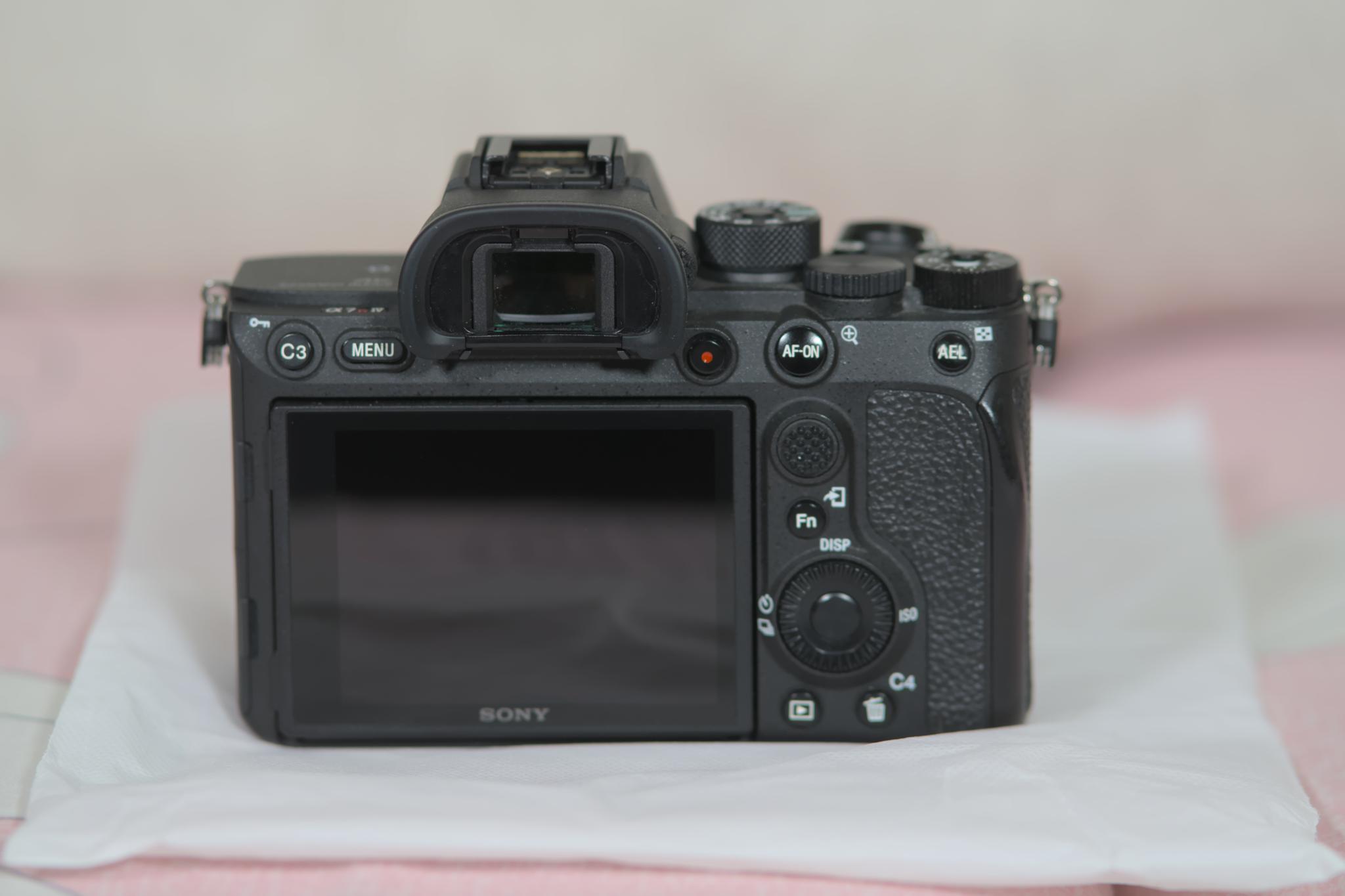 Sold: Sony A7R IV (A7R4) 61MP camera in box, very low shutter counts ...