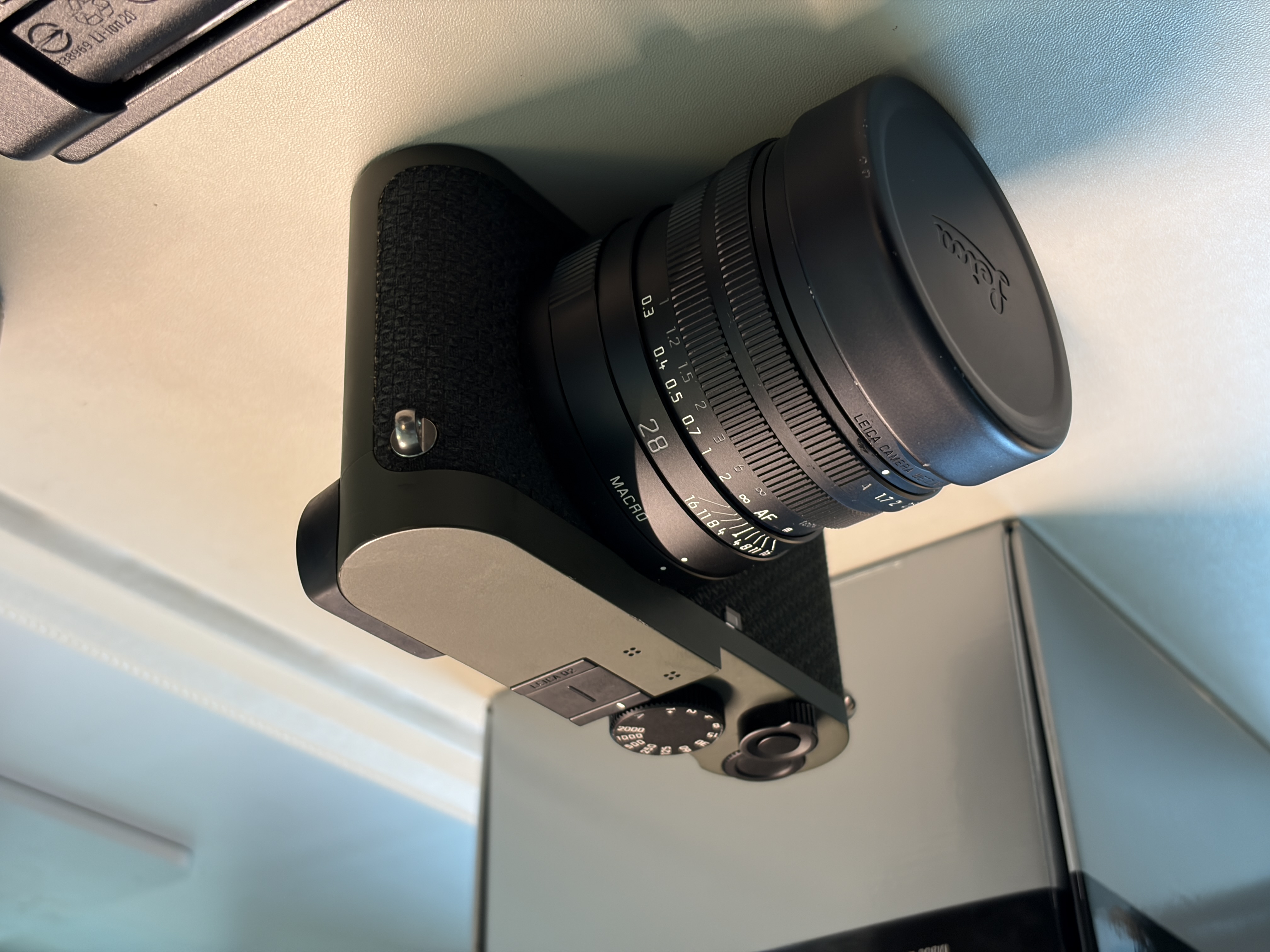Sold: Leica Q2 Reporter - Excellent + Full Set Accessories - Buy & Sell ...