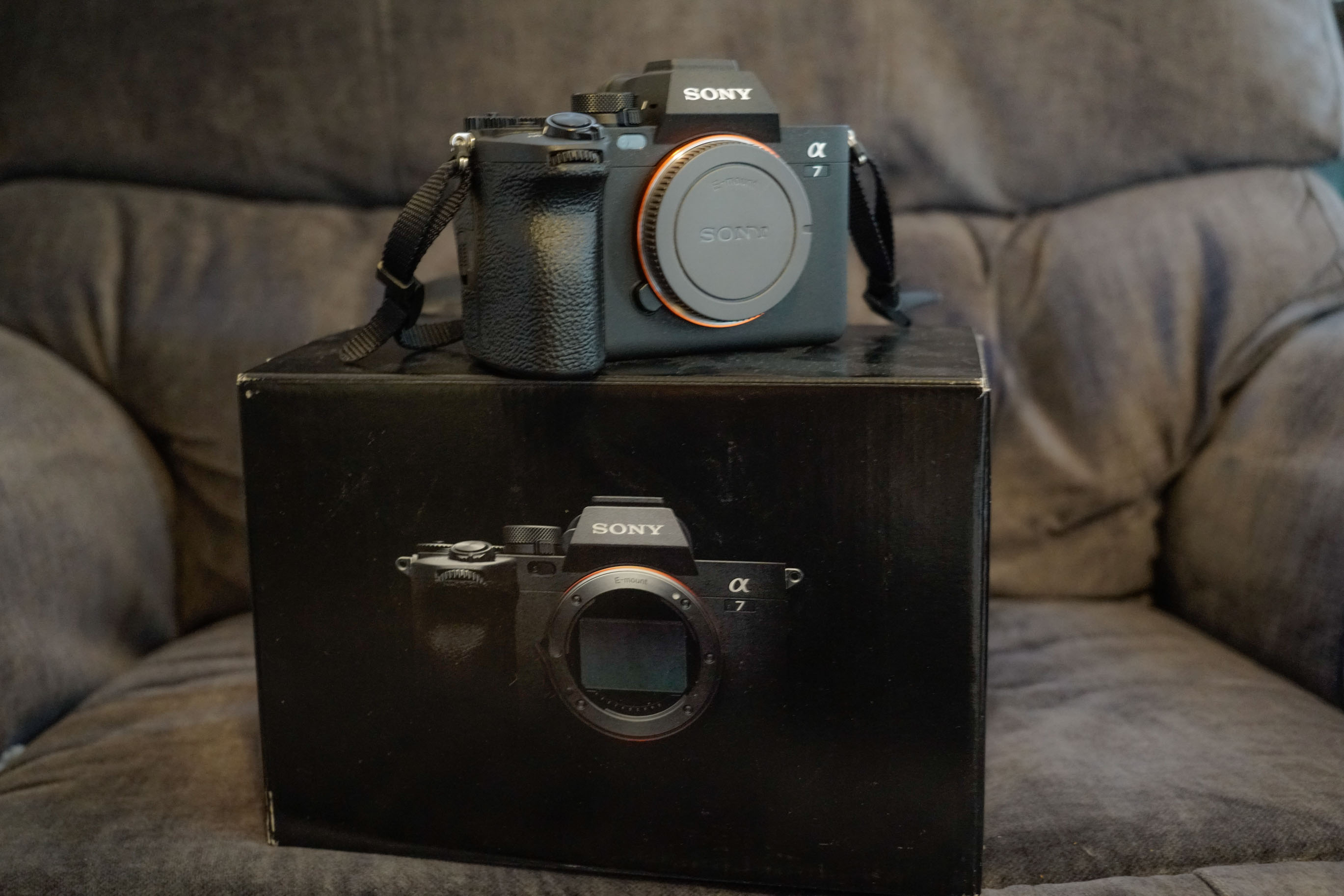 Sold: Sony A7iv A74 near mint in box - Buy & Sell Photo-Gear ...