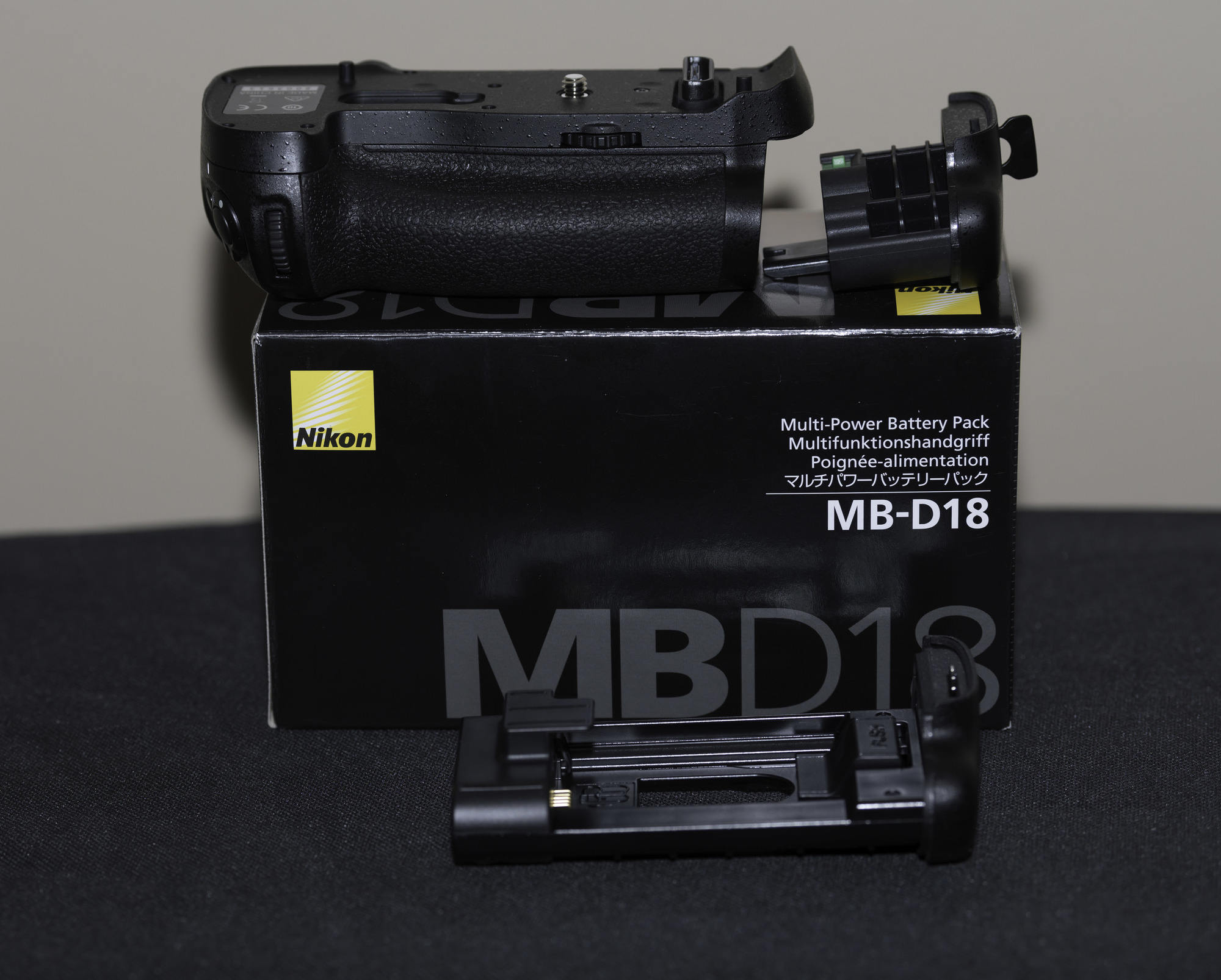 Sold: Nikon MB-D18 Multi-Power Battery Pack - FM Forums