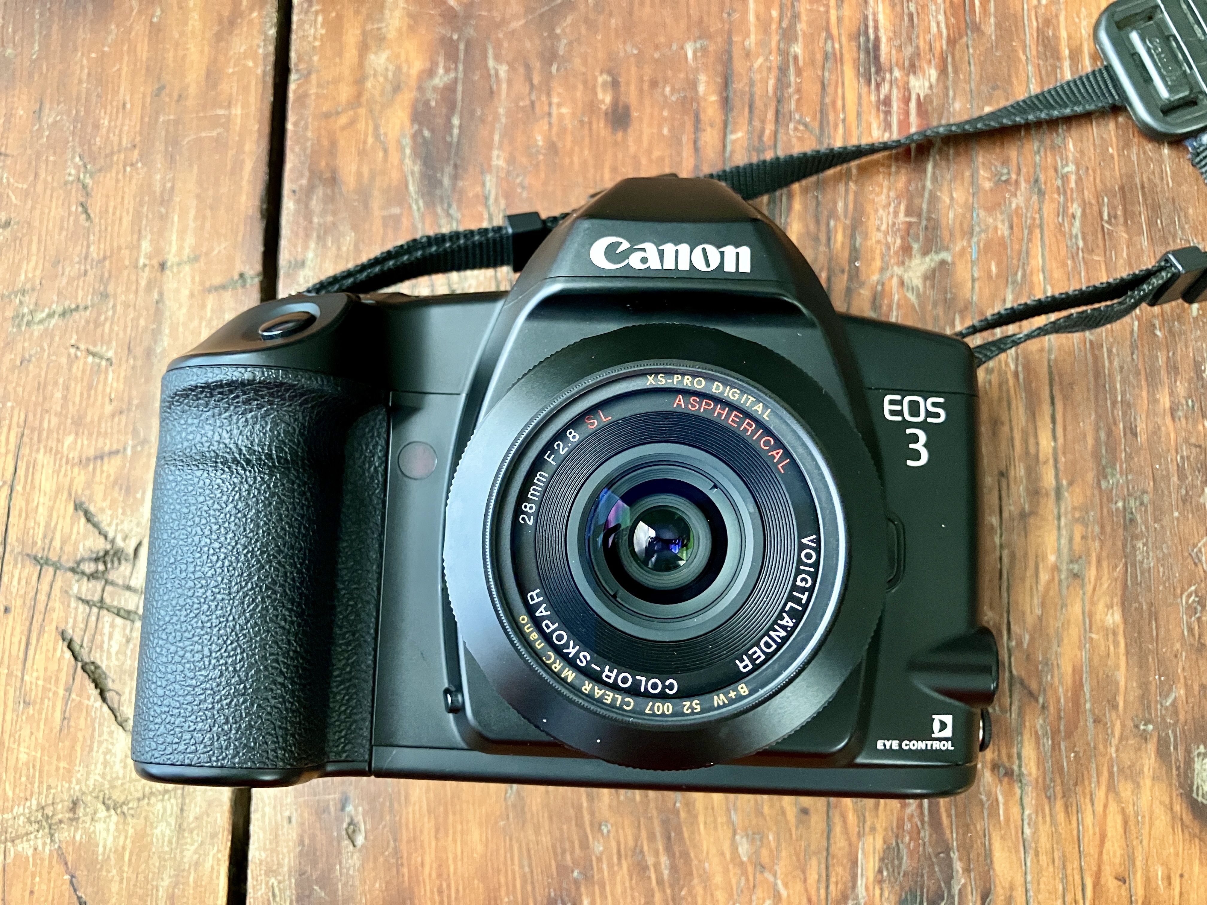 Sold: Canon EOS-3 Film Camera + VoigtlÃ¤nder 28mm f/2.8 Color Skopar ...