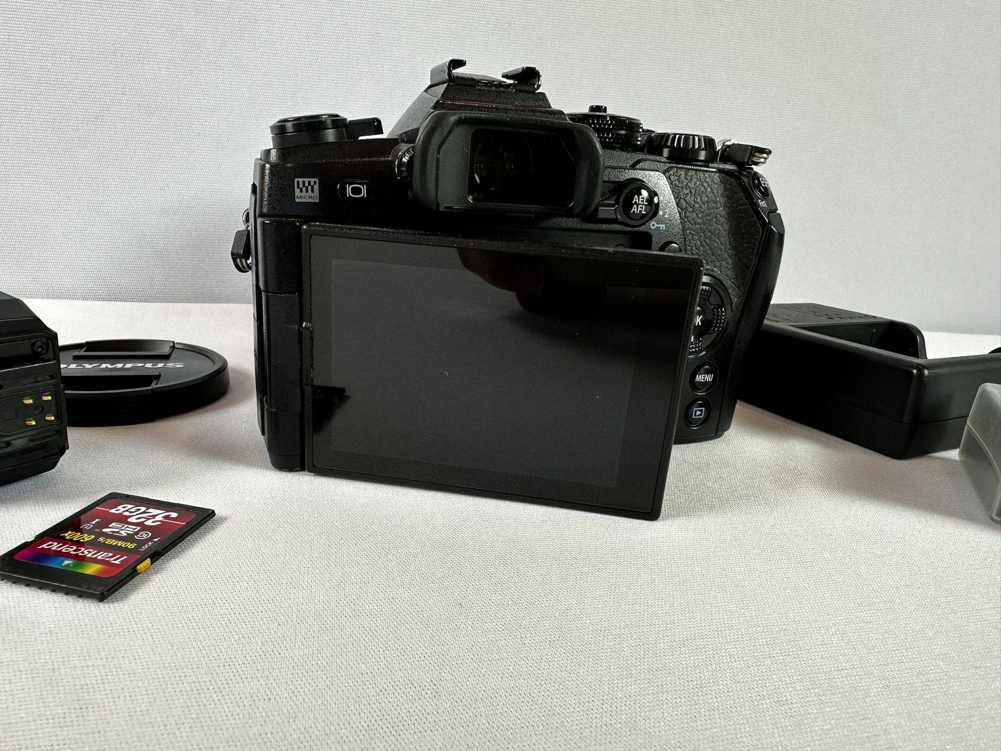 Sold: Olympus EM-1 MK2 with 12-40 f/2.8 MK1 and accessories - Buy ...