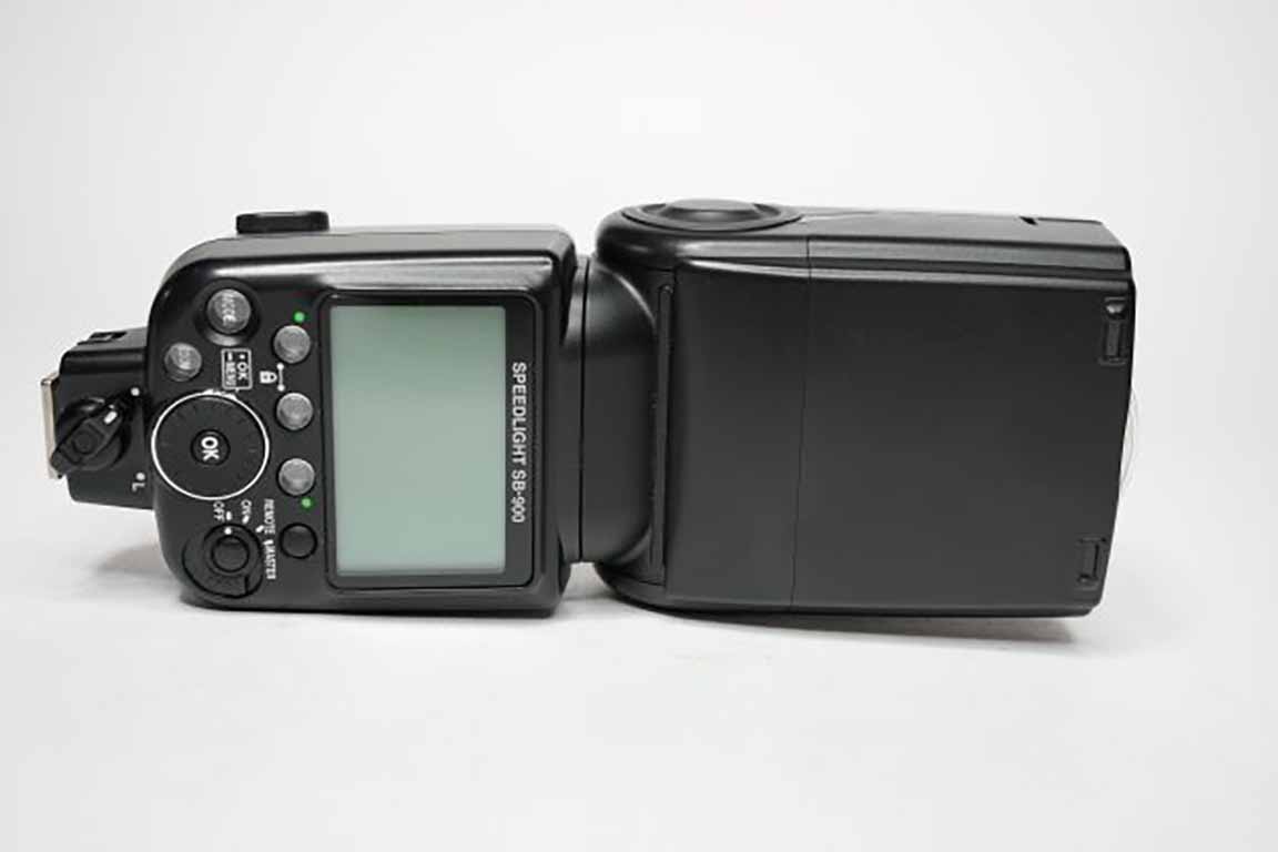 Sold: Nikon SB-900, excellent condition - FM Forums