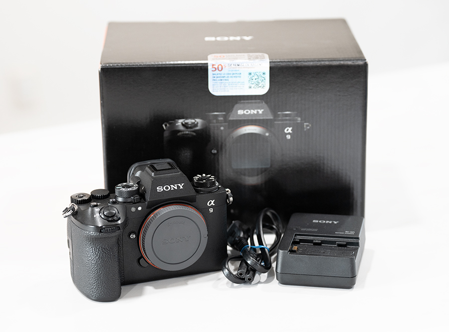 Sold: Sony A9 III with 2 Delkin Devices 80 GB CF Express Type A Memory ...