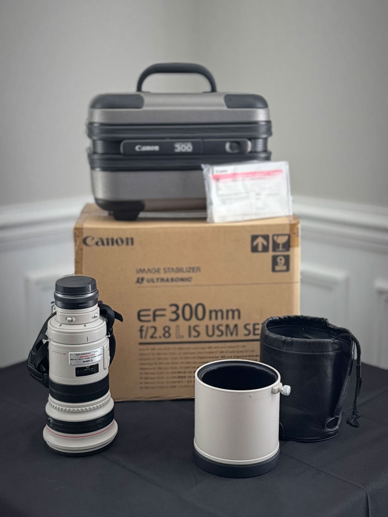 Sold: Canon EF 300mm f/2.8L IS USM Orig. Owner, Mint, Box, Papers, Hood ...