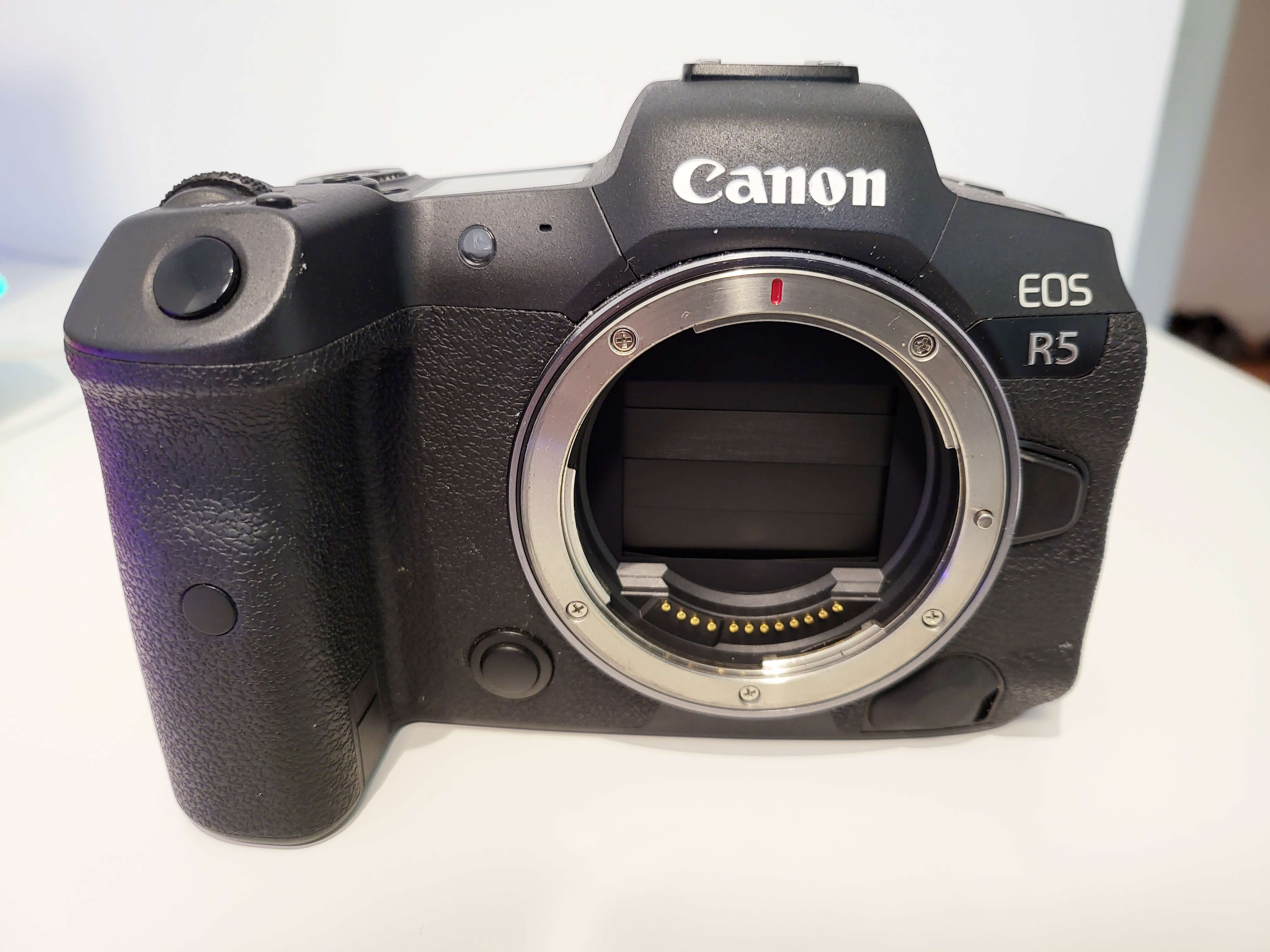 Sold: Canon EOS R5 $2800 - FM Forums