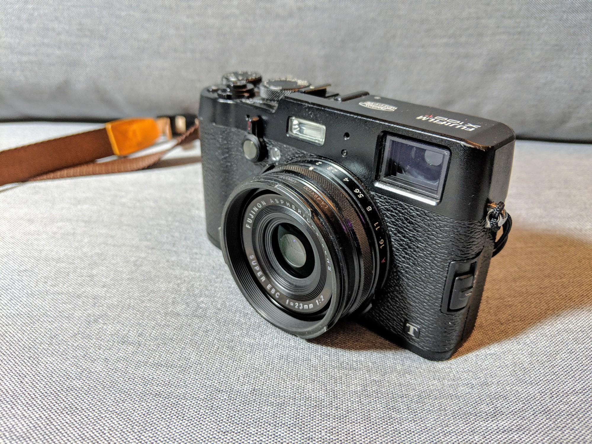 Sold: black fuji x100t (x100 t) - FM Forums