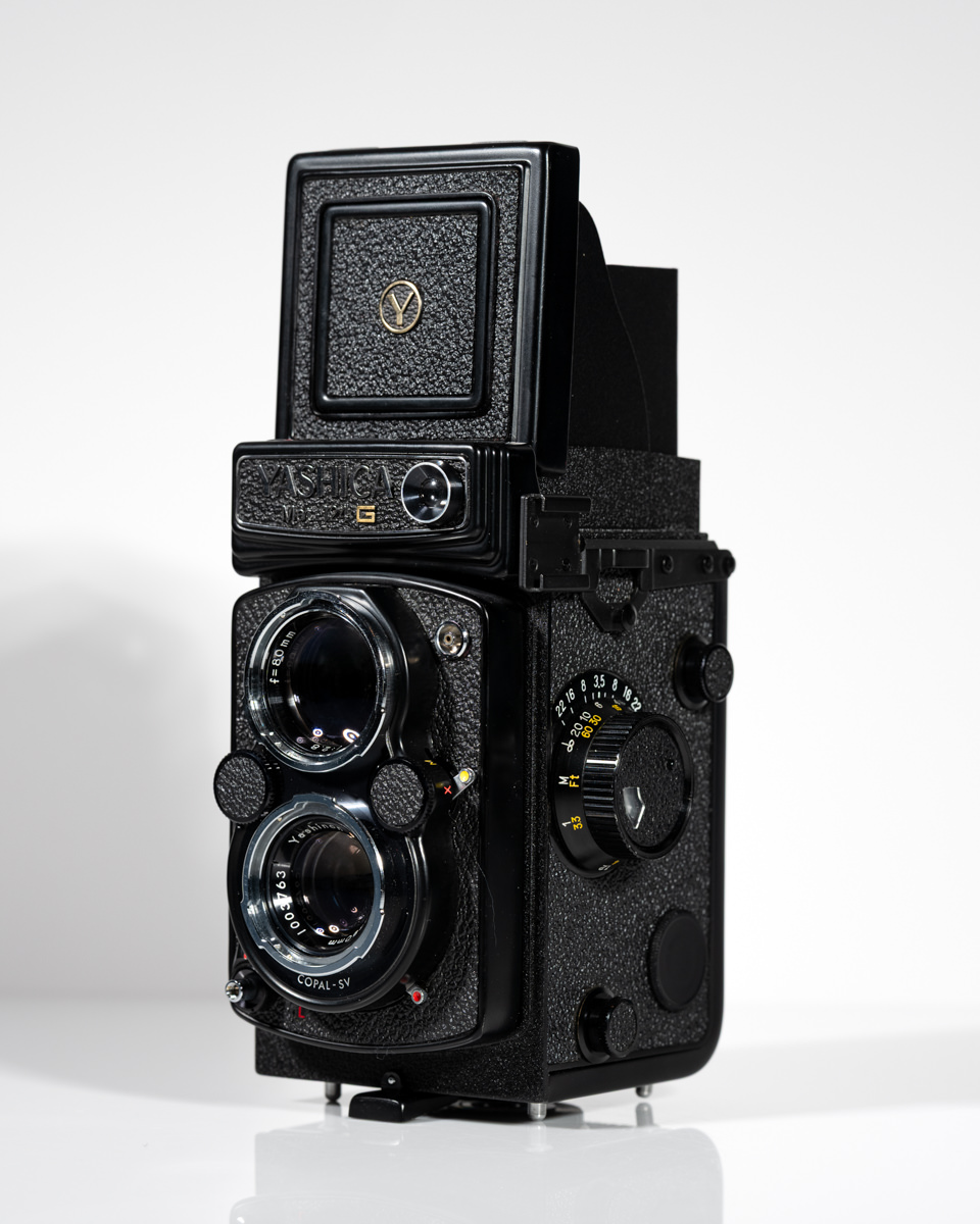Sold: Yashica Mat 124G with multiple accessories - Buy & Sell Photo ...