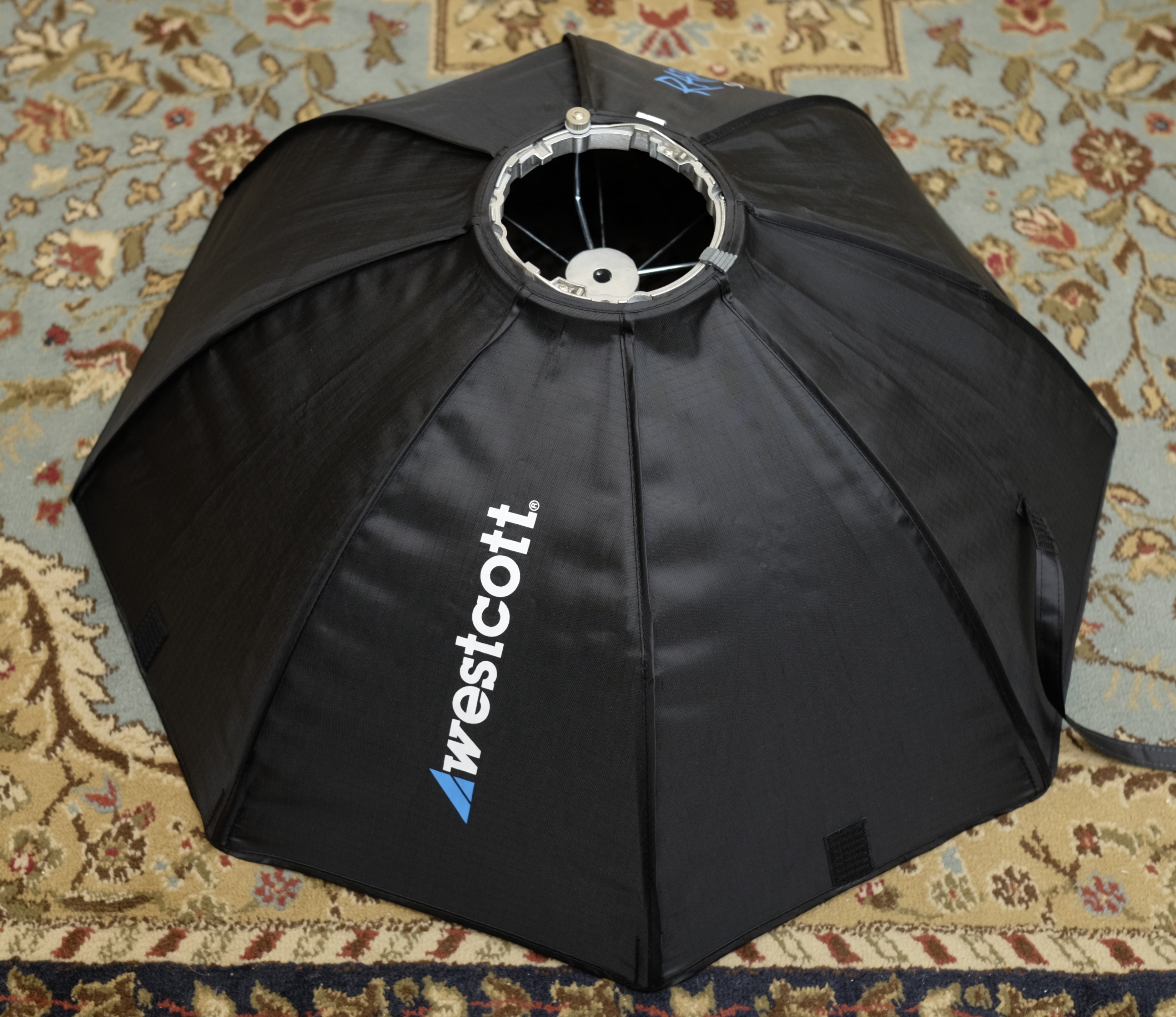 Withdrawn: Westcott Rapid Box Switch Octa-S and 1x2 Strip Softboxes ...