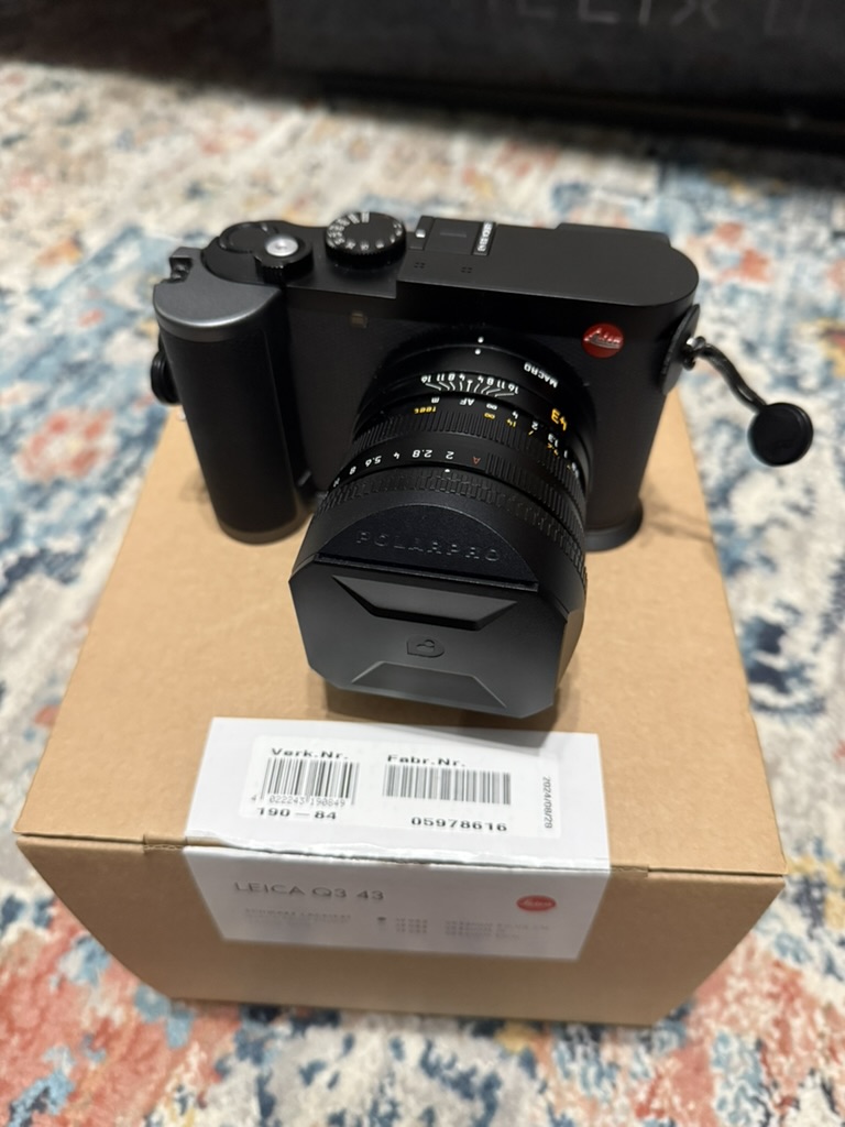 Sold: Leica Q3 43 Includes Warranty! Extra Battery + Dual Charger ...