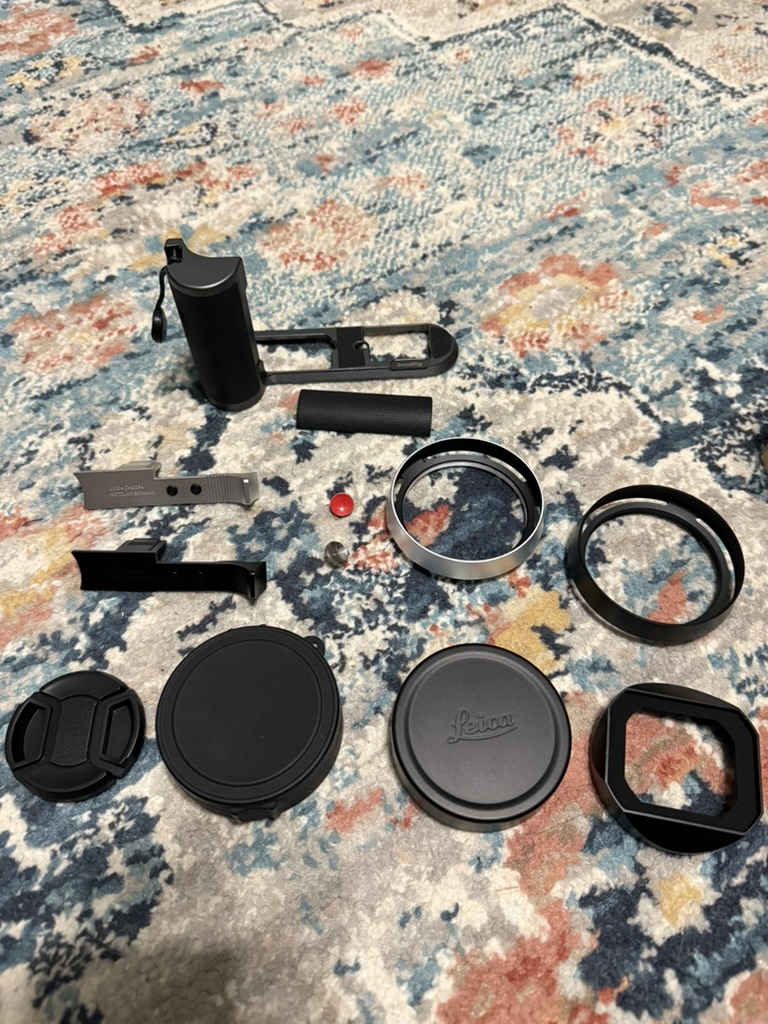 Sold: Leica Q3 43 Includes Warranty! Extra Battery + Dual Charger ...