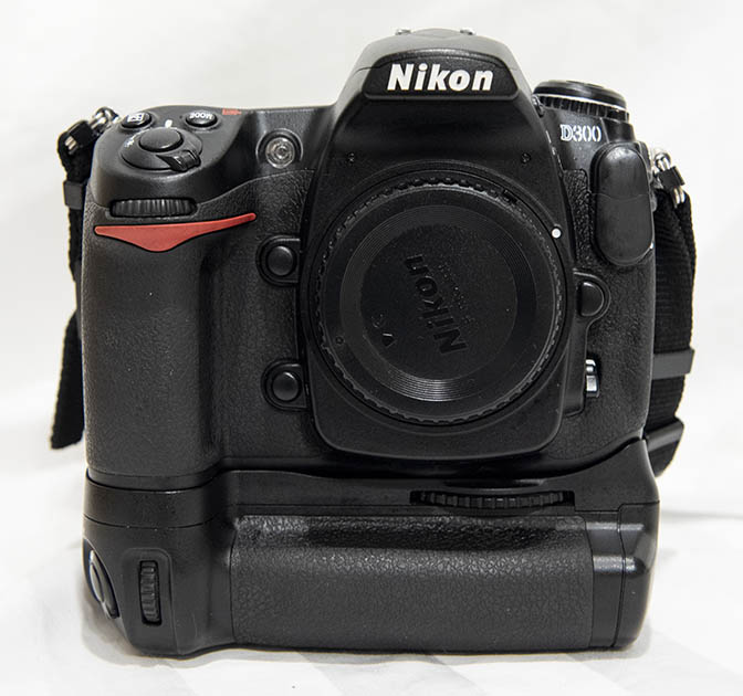 Sold: Nikon D300 with MB-D10 Grip (price drop) - FM Forums