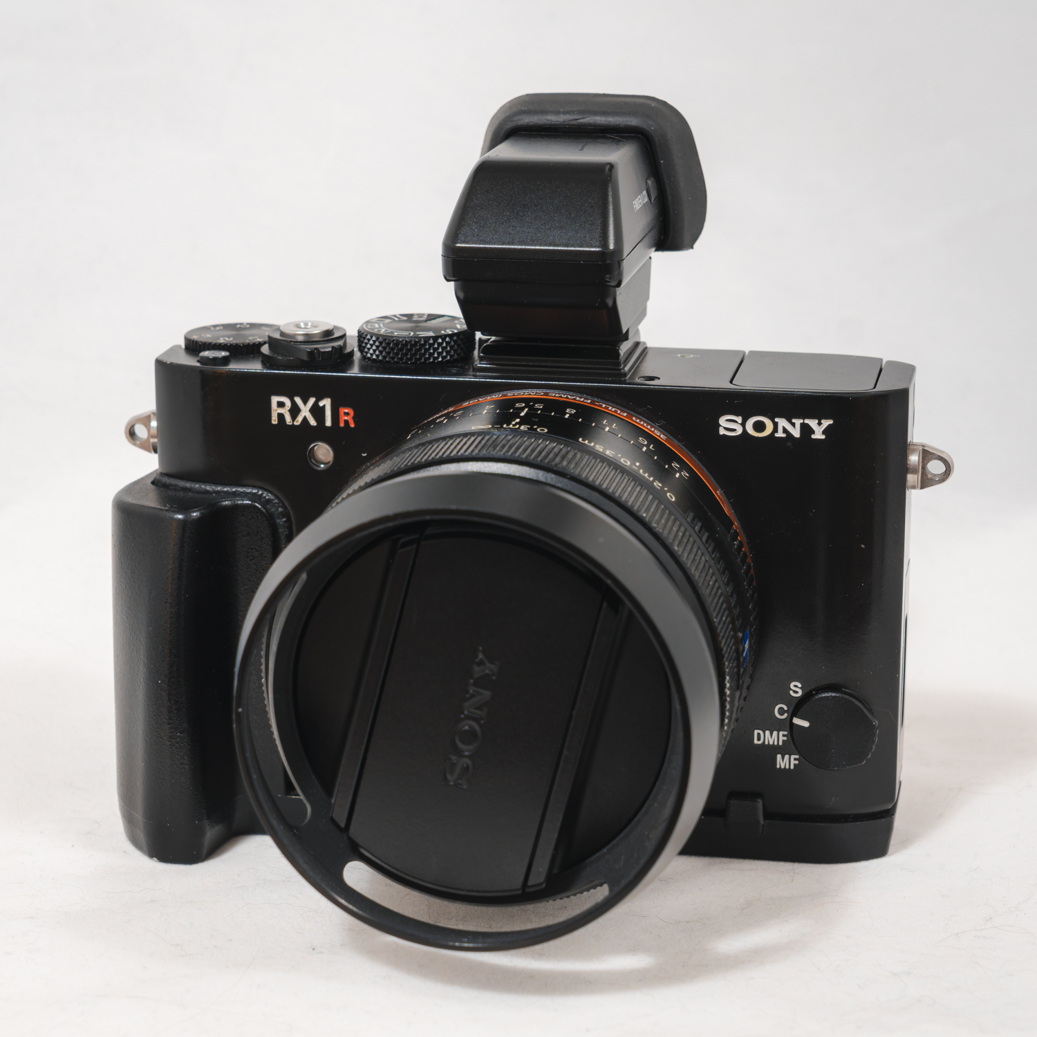 Sold: Sony RX1RII - Full setup with external evf / RX1 / RX1R II ...