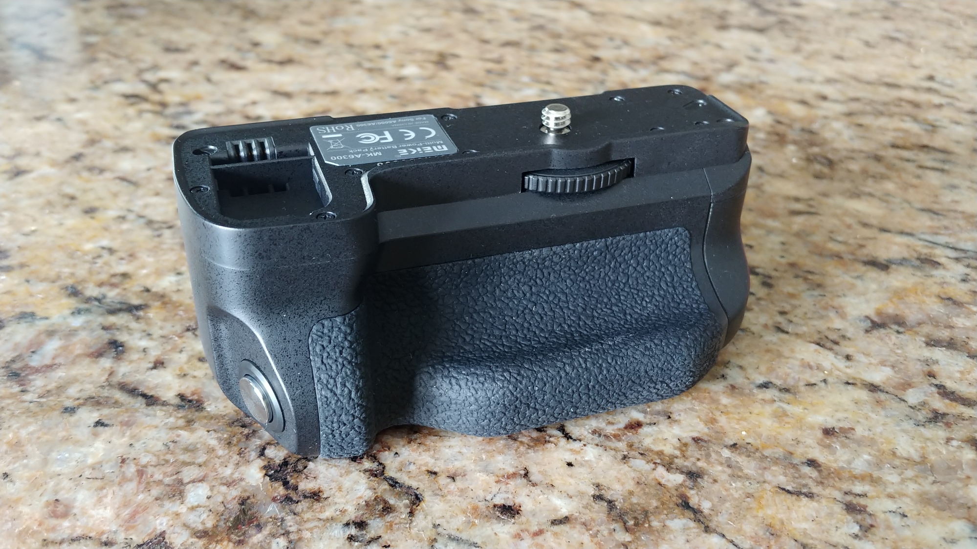 FS: Sony A6000 and Meike battery grip - FM Forums