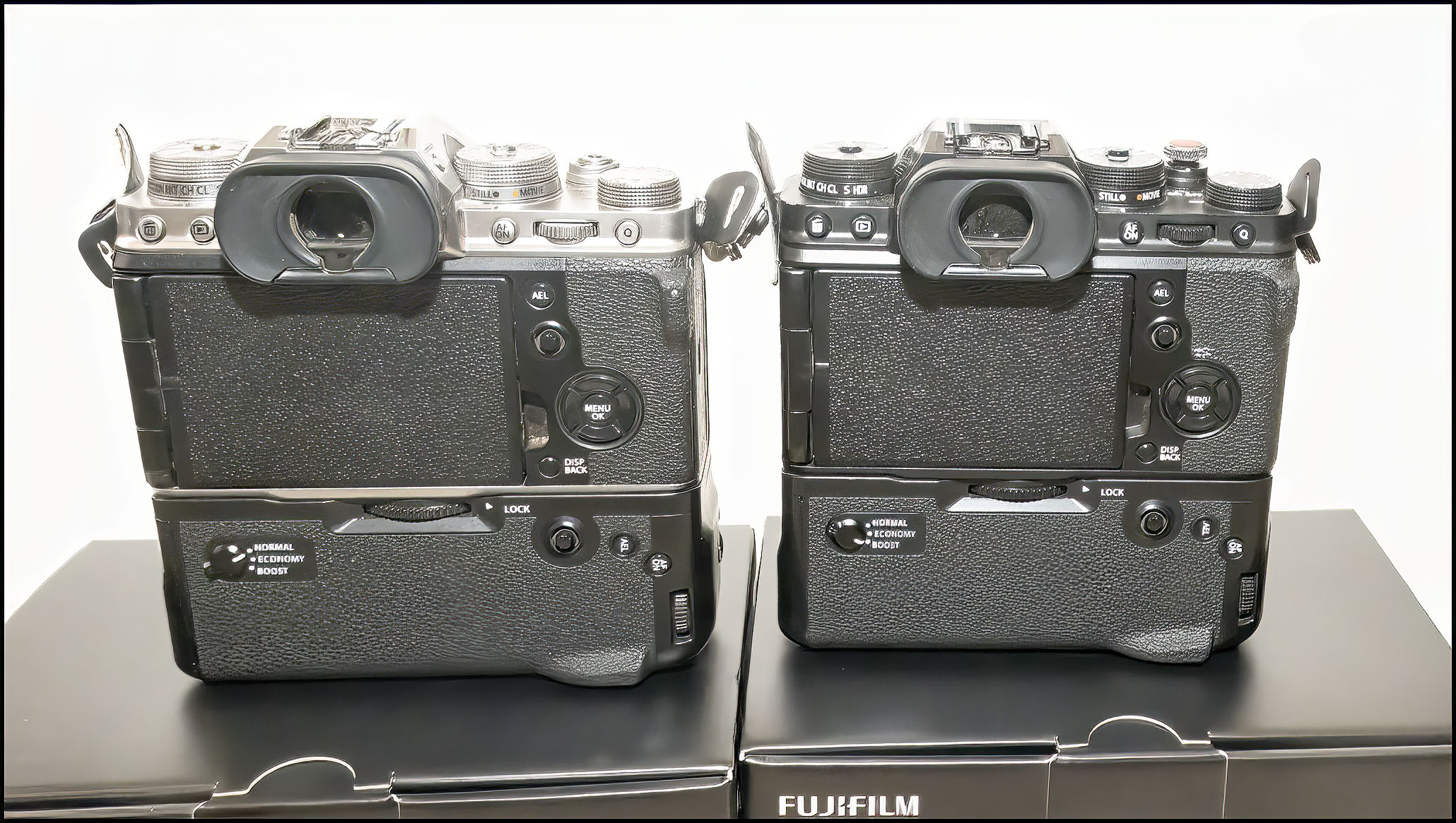 Withdrawn: Fuji XT-4 (XT4) w Fuji battery grip (2 - FM Forums