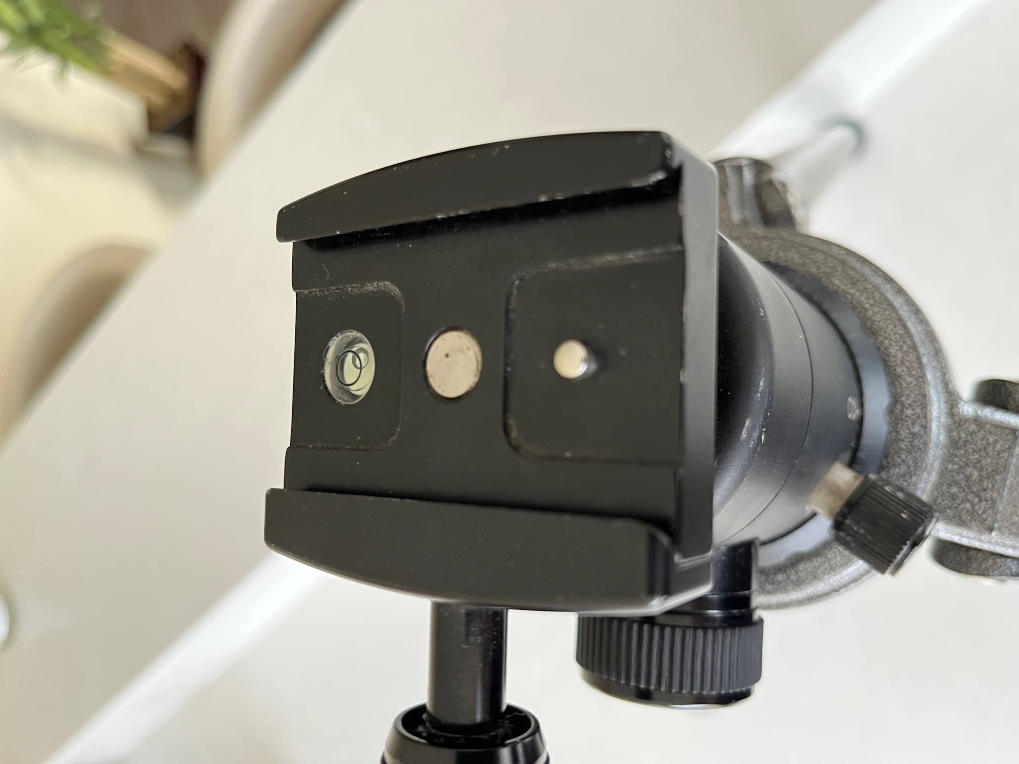 Sold: Gitzo GT3530LSV Tripod with Markins Q-Ball Head - FM Forums
